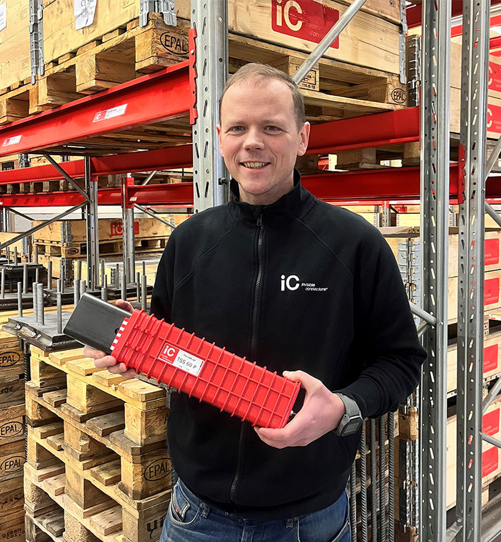 Invisible Connections | Kontakt