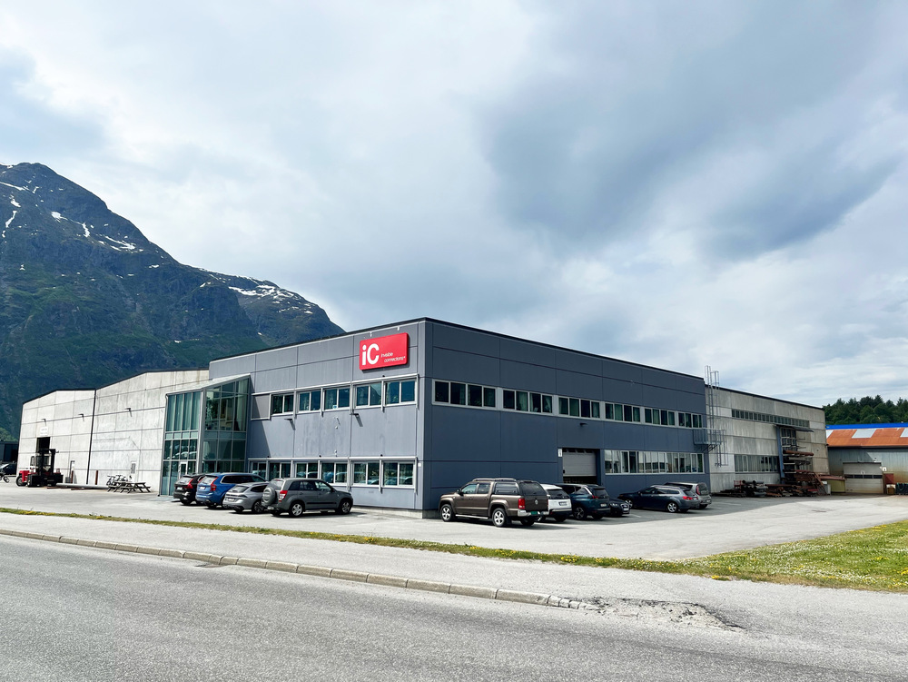 Invisible Connections | Homepage